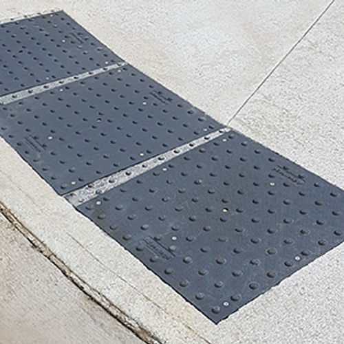 Kinesik - Tuile tactile de sécurité Advantage Dome fonte sans ...